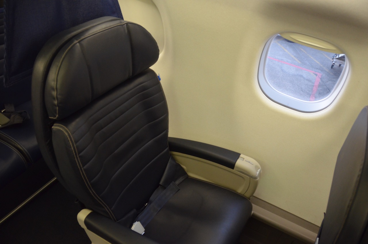 Review: United Airlines First Class E175: Houston – Atlanta | World ...