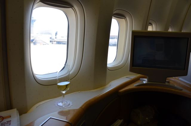 Review: Asiana First Class B747-4, Los Angeles – Incheon | World ...
