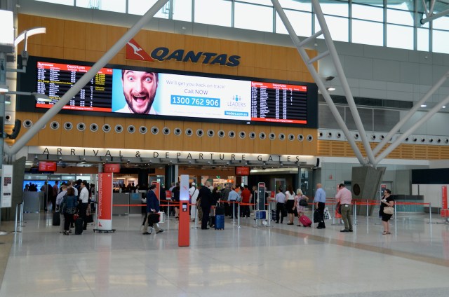 Review: Qantas Business Lounge, Sydney Kingsford Smith Terminal Three ...