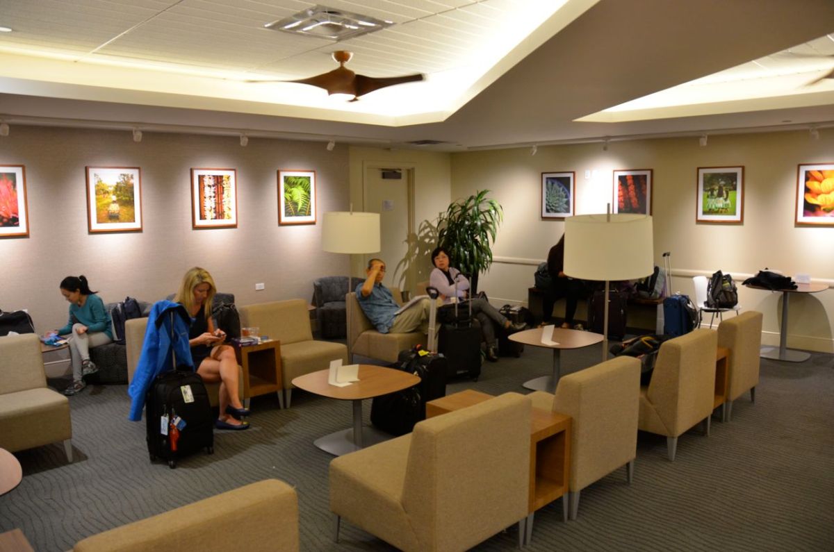 Review: Hawaiian Airlines Premier Club Lounge, Honolulu, Hawaii, USA ...