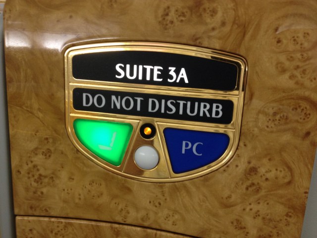 Review: Emirates First Class A380-8, Mauritius – Dubai | World Traveller 73