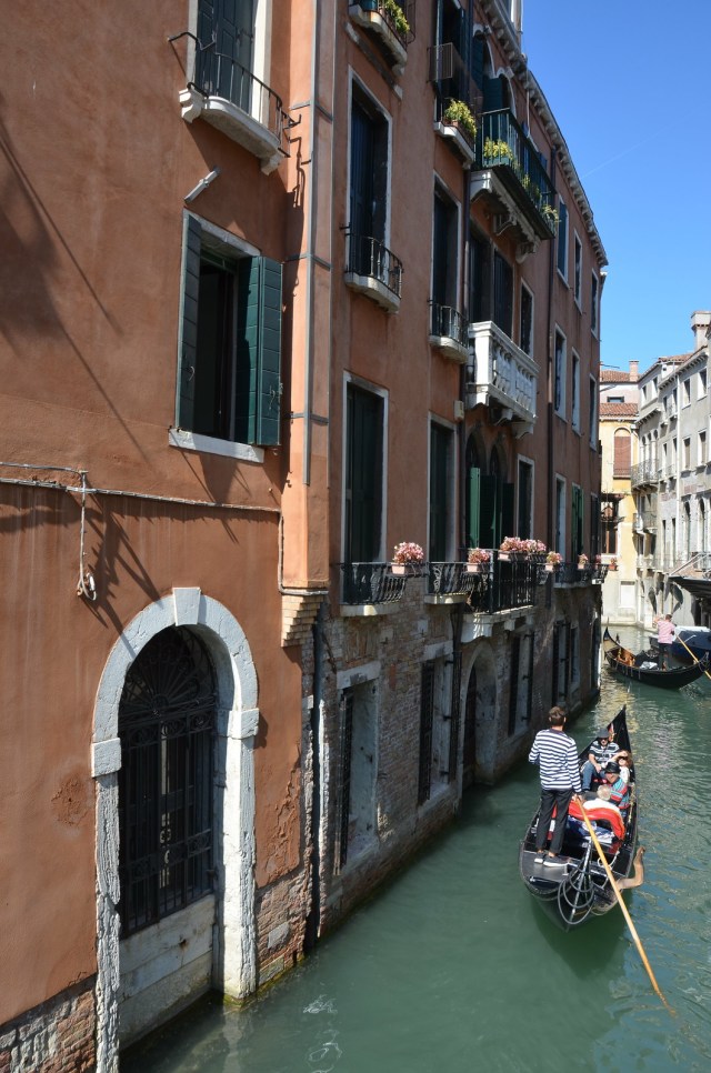 Getting Lost in the Walkways of Venice, Italy. | World Traveller 73