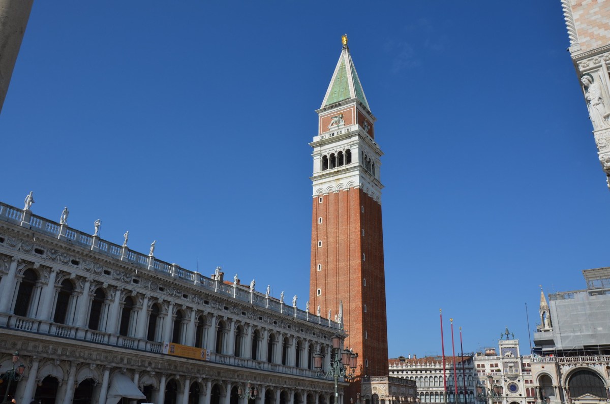 Getting Lost in the Walkways of Venice, Italy. | World Traveller 73