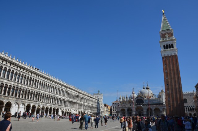 Getting Lost in the Walkways of Venice, Italy. | World Traveller 73