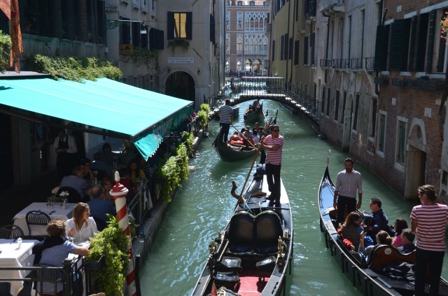 Getting Lost in the Walkways of Venice, Italy. | World Traveller 73