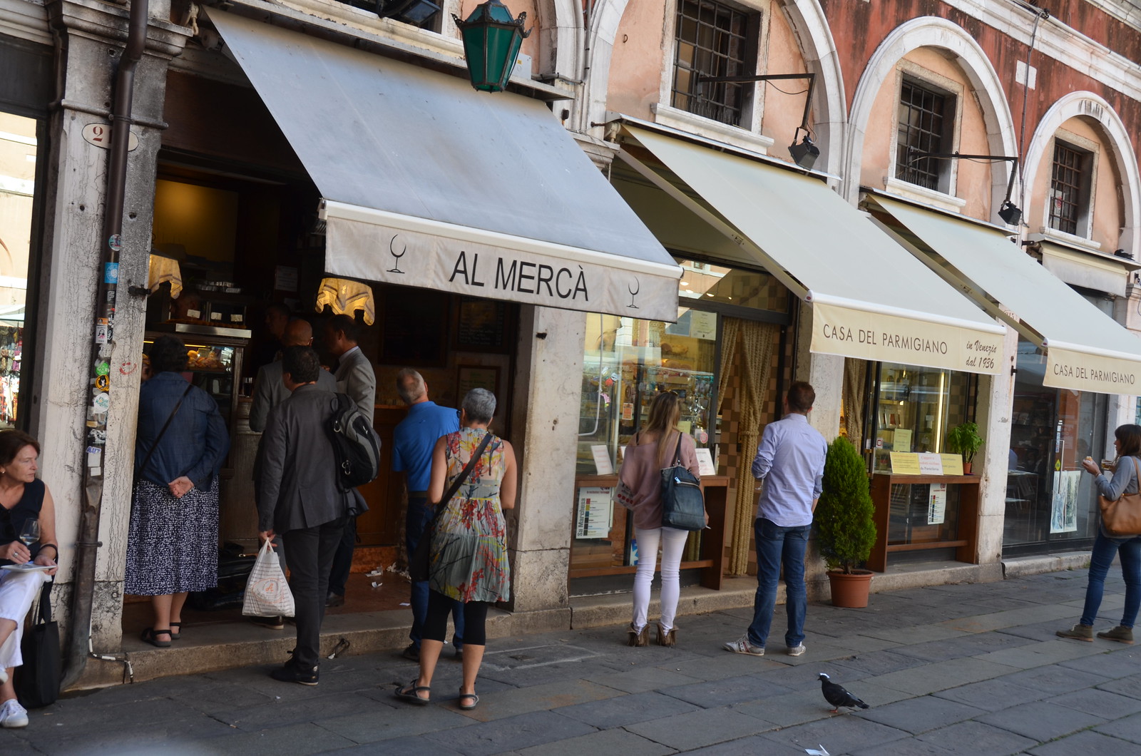 Is a Venice Gondola Ride Worth it? Riding the Canals of Venice, Italy ...
