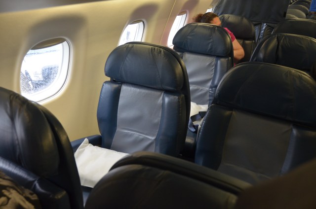 Review: Delta Airlines First Class E175, Vancouver – Minneapolis St ...