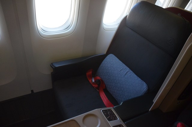 Review: Turkish Airlines Business Class B777-300ER, Istanbul – Toronto ...