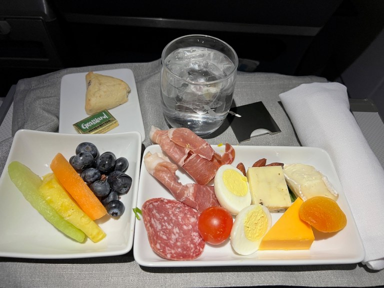 Review: American Airlines First Class A321, Dallas Fort Worth – Miami ...
