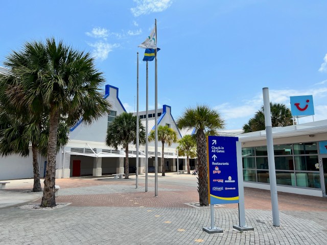 Review: Curaçao VIP Lounge – Hato International Airport, Curaçao ...