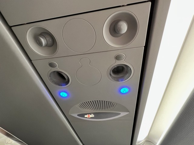 Review: American Airlines First Class A321neo, Miami – Los Angeles ...