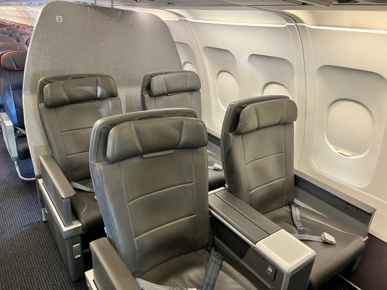 Review: American Airlines Business Class A319, Los Angeles – Vancouver ...