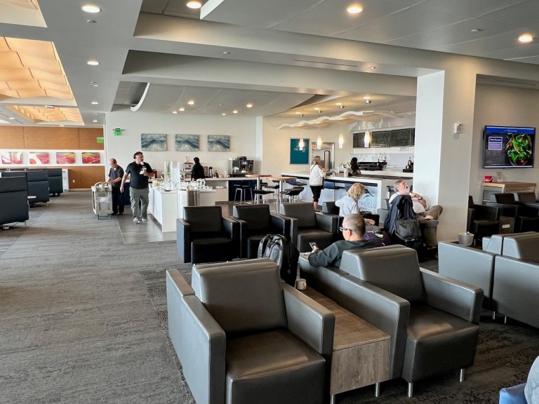 Review: The Club at SEA Lounge, “S” Concourse, Sea -Tac Airport, United ...