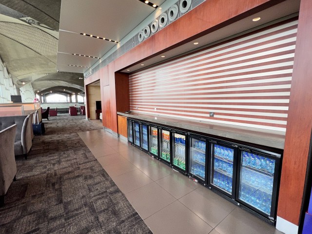 Review: Royal Jordanian Crown Lounge, Amman, Jordan | World Traveller 73