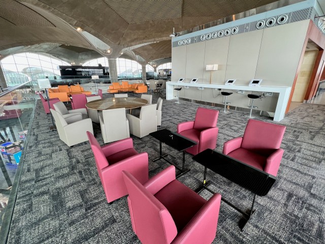 Review: Royal Jordanian Crown Lounge, Amman, Jordan | World Traveller 73