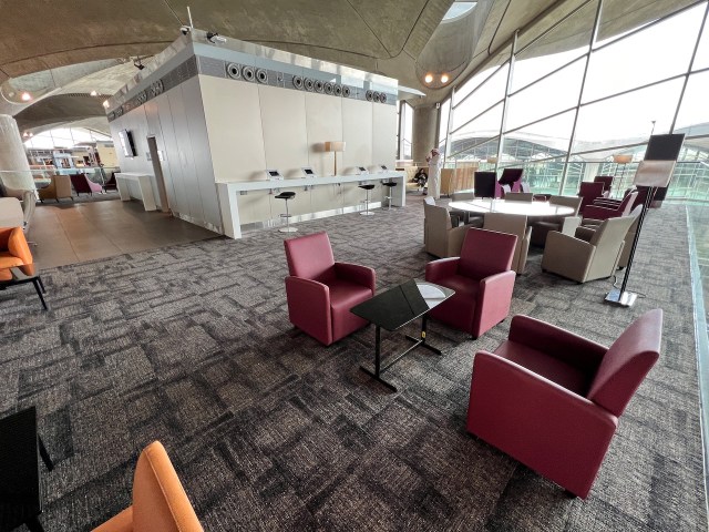 Review: Royal Jordanian Crown Lounge, Amman, Jordan | World Traveller 73
