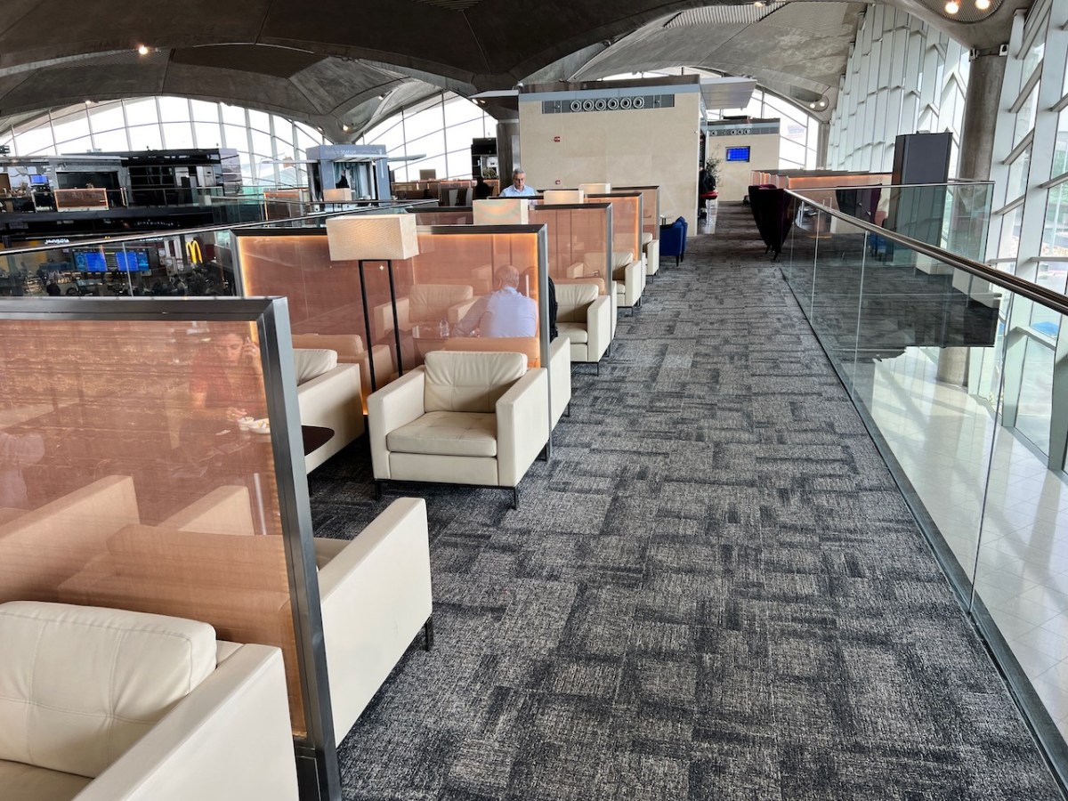 Review: Royal Jordanian Crown Lounge, Amman, Jordan | World Traveller 73