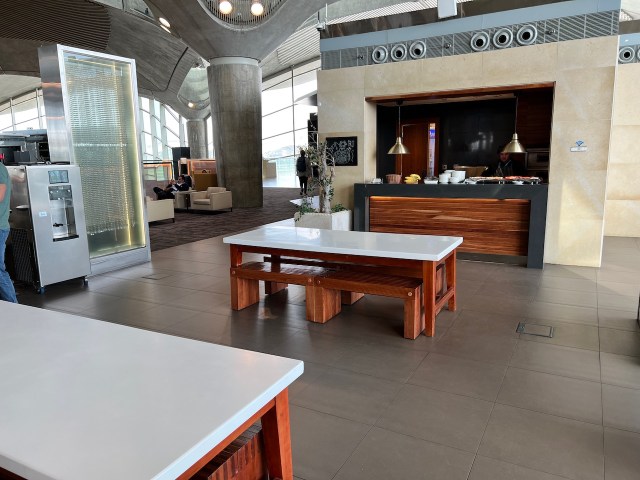 Review: Royal Jordanian Crown Lounge, Amman, Jordan | World Traveller 73