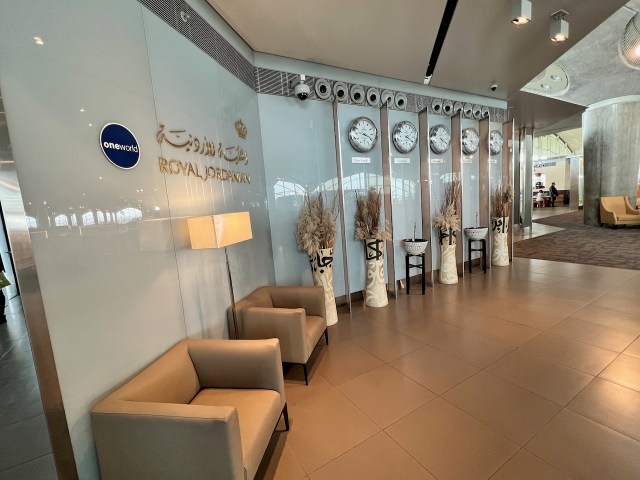 Review: Royal Jordanian Crown Lounge, Amman, Jordan | World Traveller 73