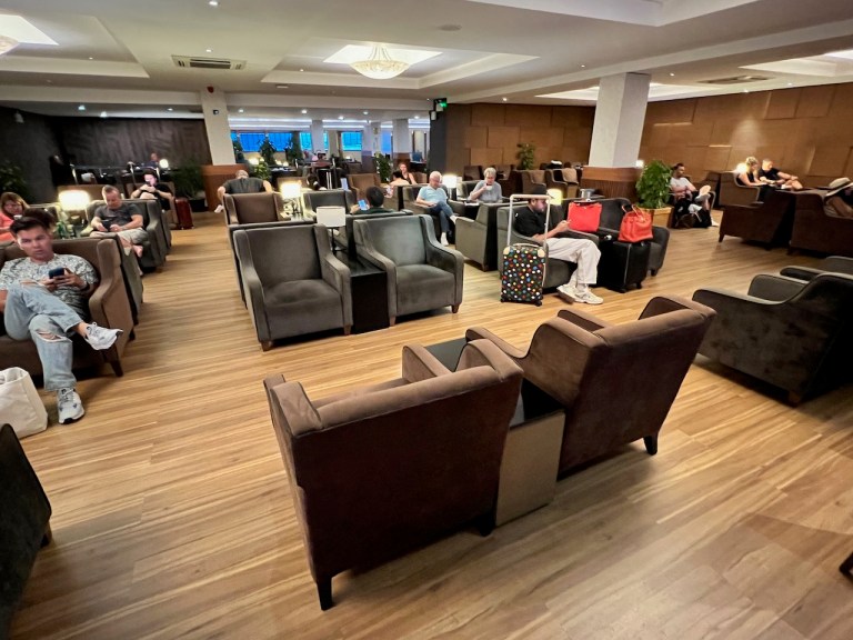 Review: The Leeli Lounge, Malé Velana International Airport, Maldives ...