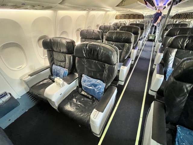 Review: Alaska Airlines First Class B737-9, Seattle – Kona | World ...