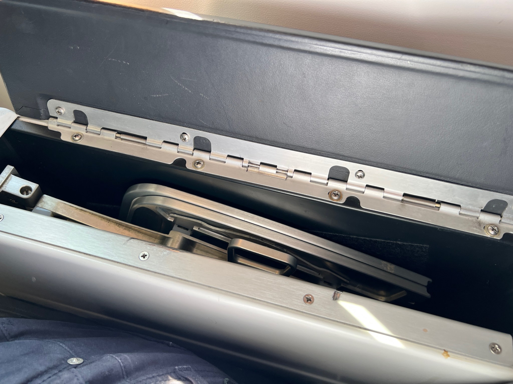 Review: Alaska Airlines First Class B737-9, Seattle – Kona | World ...