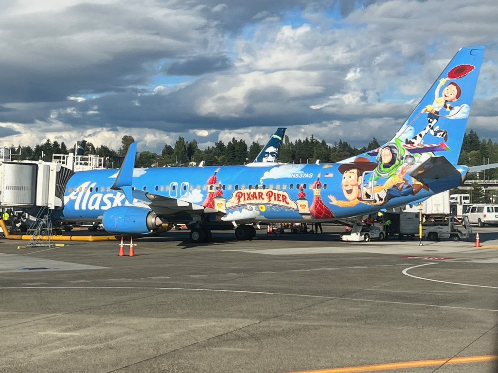 Review: Alaska Airlines First Class B737-9, Seattle – Kona | World ...