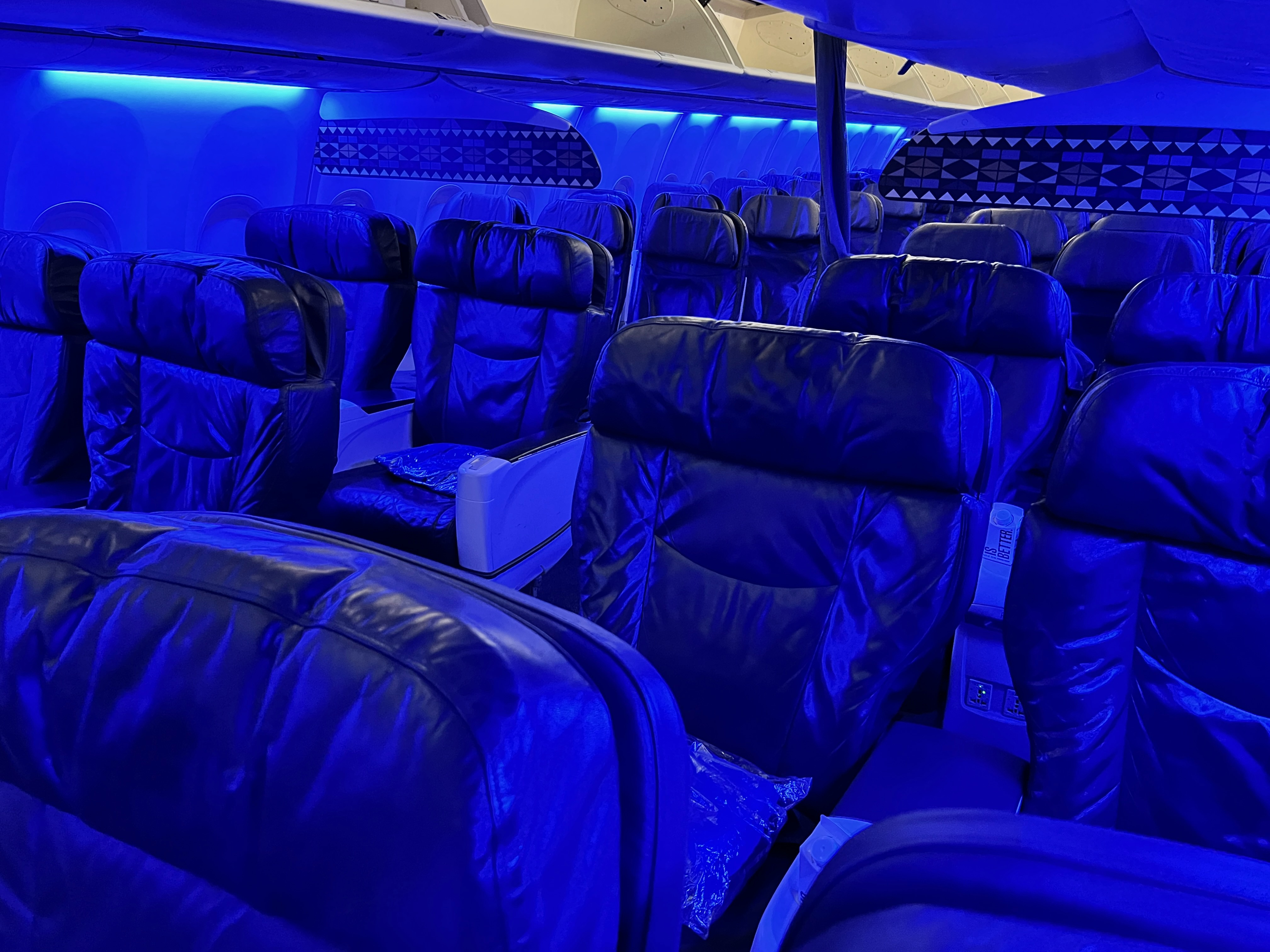 Review: Alaska Airlines First Class B737-9, Kona – Seattle | World ...