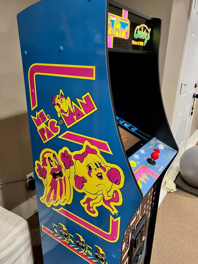 Review: Arcade 1Up “Class of 81” Ms. Pac Man / Galaga Deluxe Arcade ...