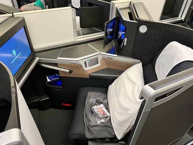 Review: British Airways Club Suite Business Class A350-1000, Vancouver ...