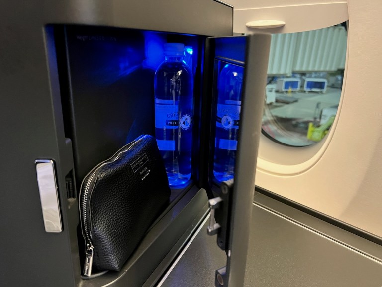 Review: British Airways Club Suite Business Class A350-1000, Vancouver ...