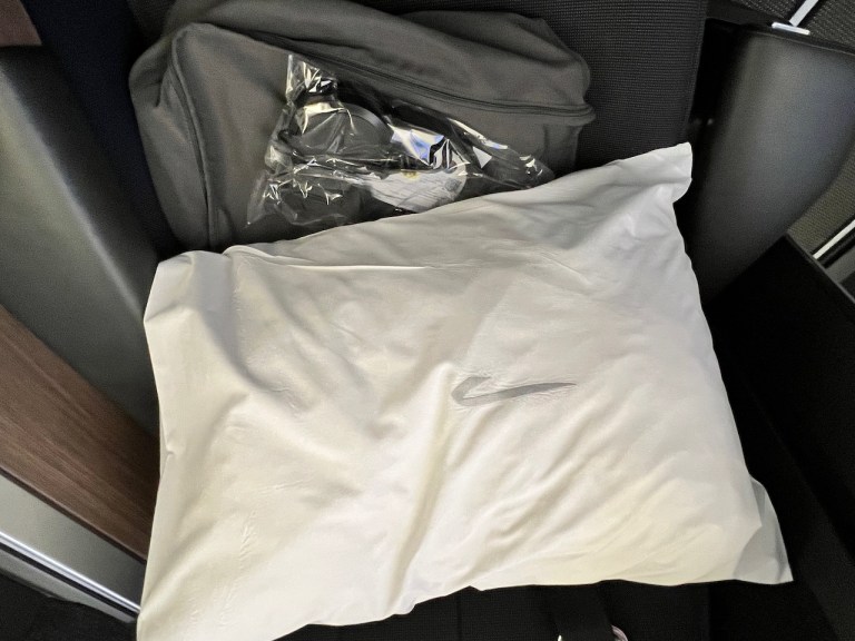 Review: British Airways Club Suite Business Class A350-1000, Vancouver ...