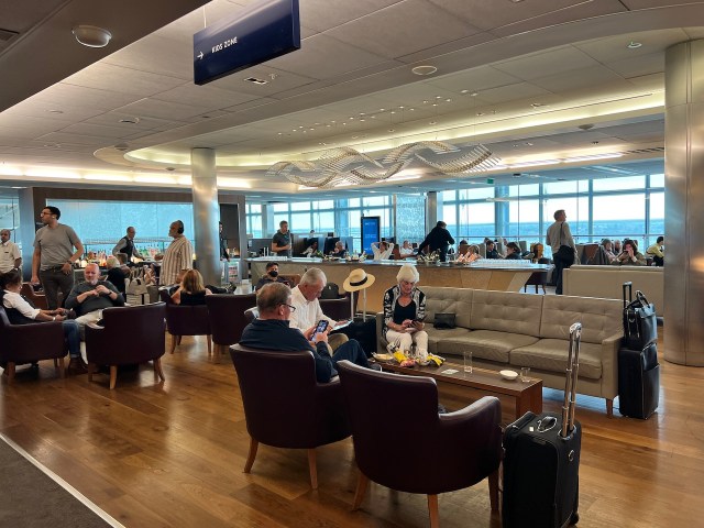 Review: British Airways Galleries South Lounge, London Heathrow ...