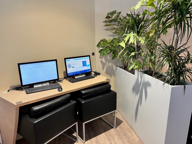 Review: The Canopy VIP Lounge, Nice, France | World Traveller 73