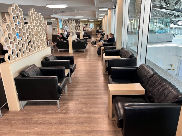 Review: The Canopy VIP Lounge, Nice, France | World Traveller 73
