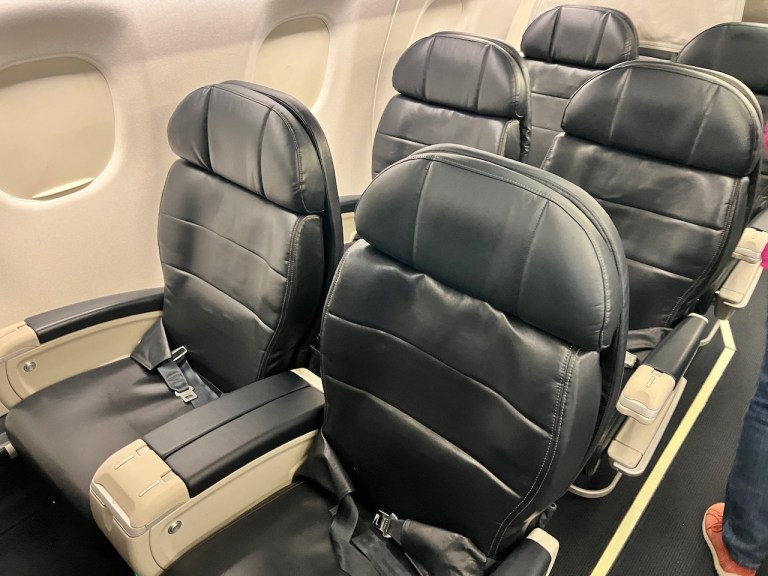 Review: Alaska Airlines First Class E175, Seattle – Bellingham | World ...