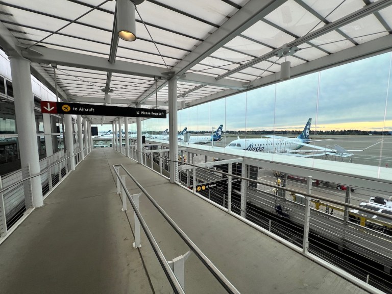 Review: Alaska Airlines First Class E175, Seattle – Bellingham | World ...