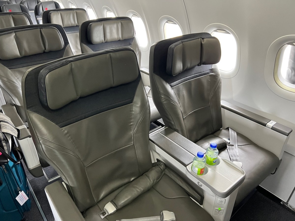 Review: Air Canada “Newer” Business Class A320-2, Vancouver – Regina ...