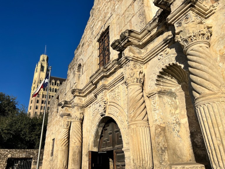Exploring the Alamo Mission: A Historic Landmark | World Traveller 73