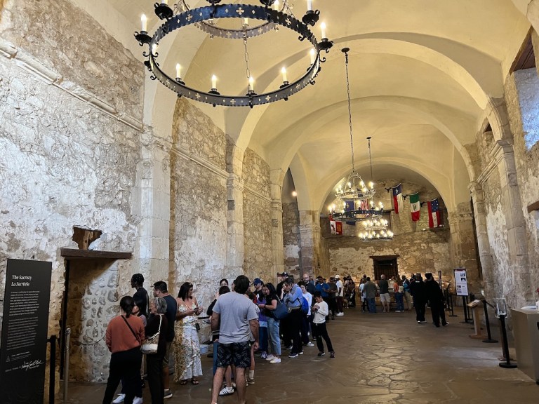 Exploring the Alamo Mission: A Historic Landmark | World Traveller 73