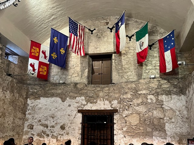 Exploring the Alamo Mission: A Historic Landmark | World Traveller 73